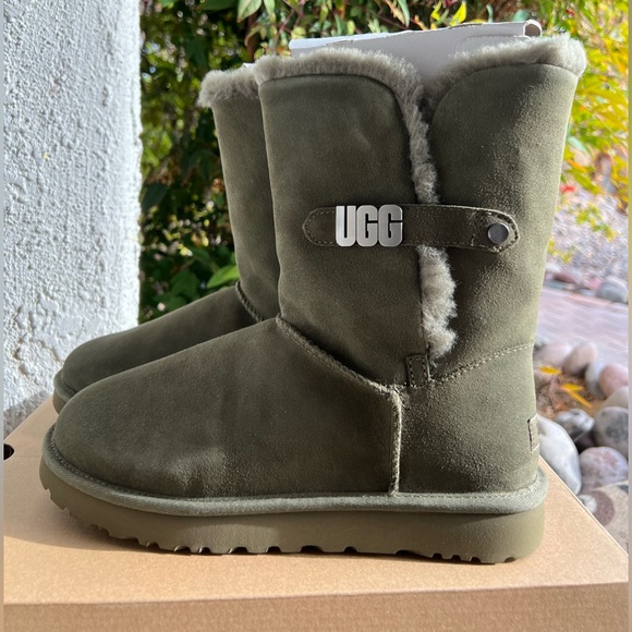 UGG | Shoes | Ugg Womens Bailey Ugg Metal Graphic Boot | Poshmark